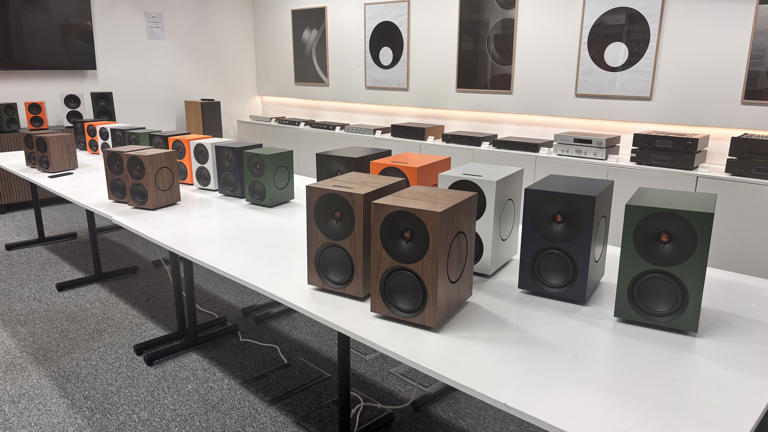 We've had a first listen to Cambridge Audio's new active wireless ...
