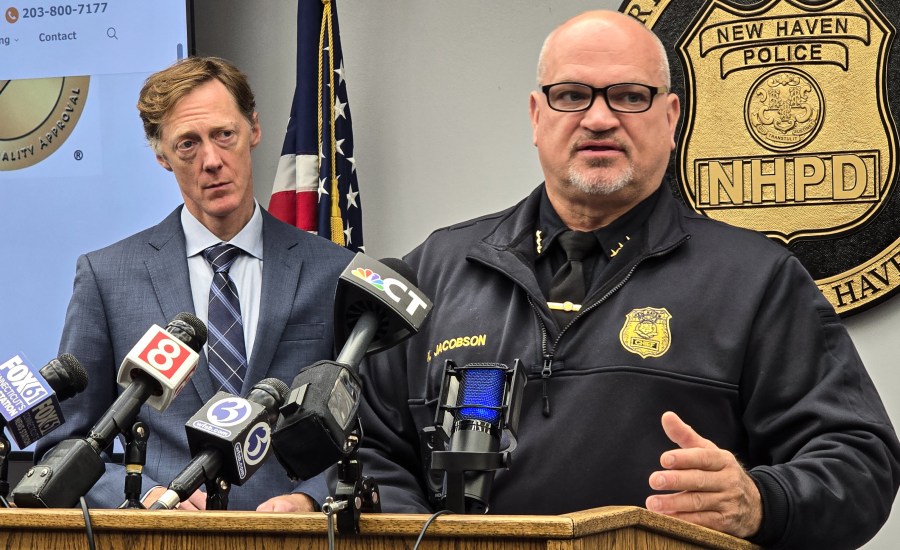 Connecticut police chief retires after theft allegations