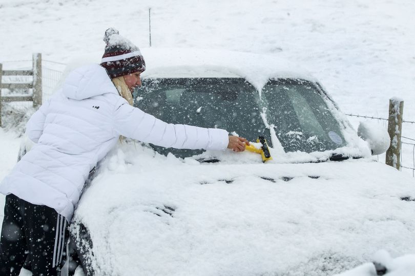 AA shares 'quickest' method drivers can use to defrost car windscreen