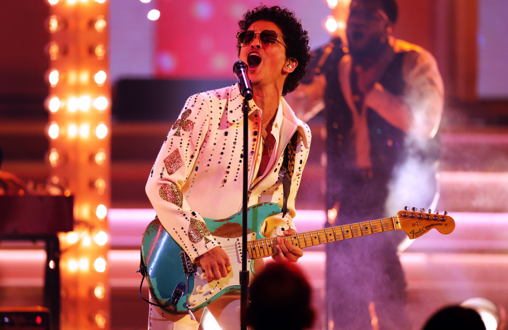 Bruno Mars finishes new album after 10 years