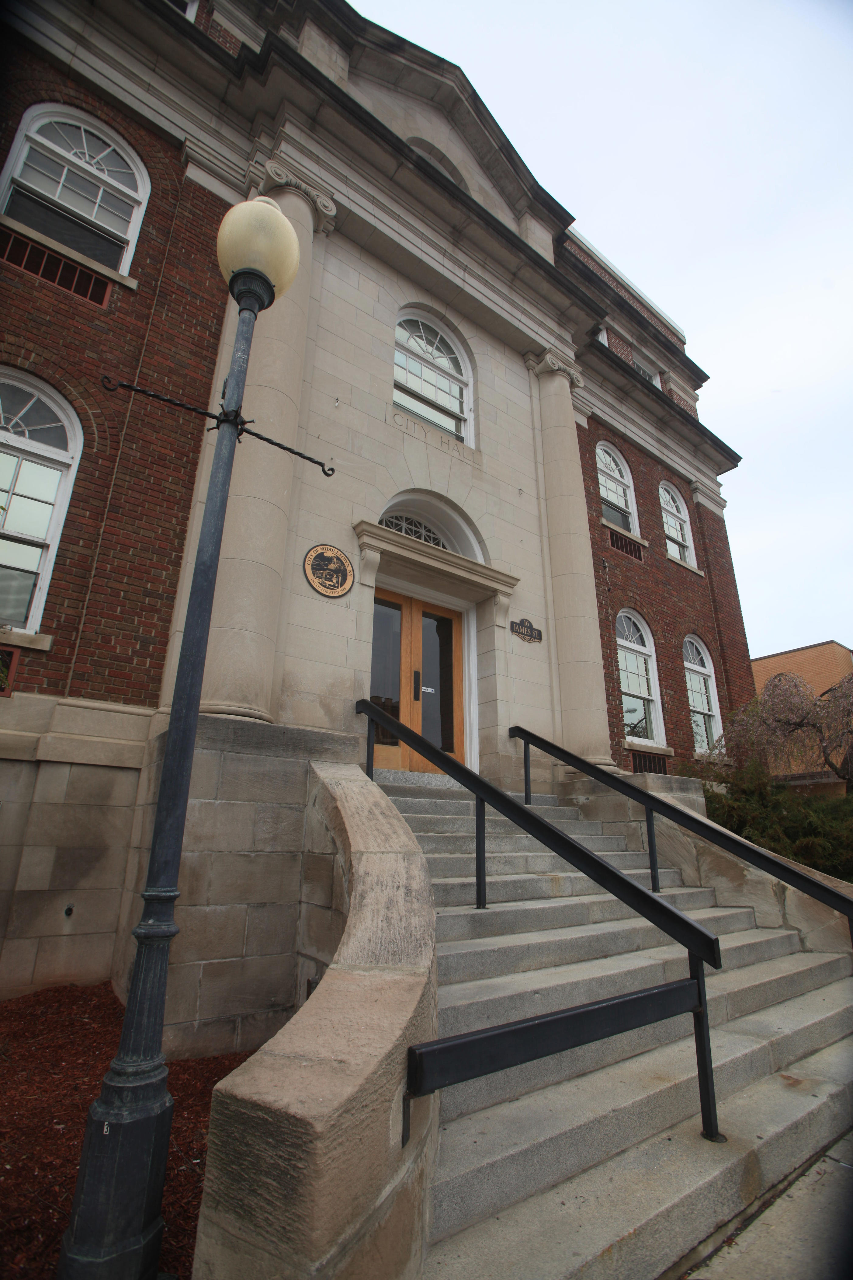 Middletown swears in mayor, city court judge, other officials