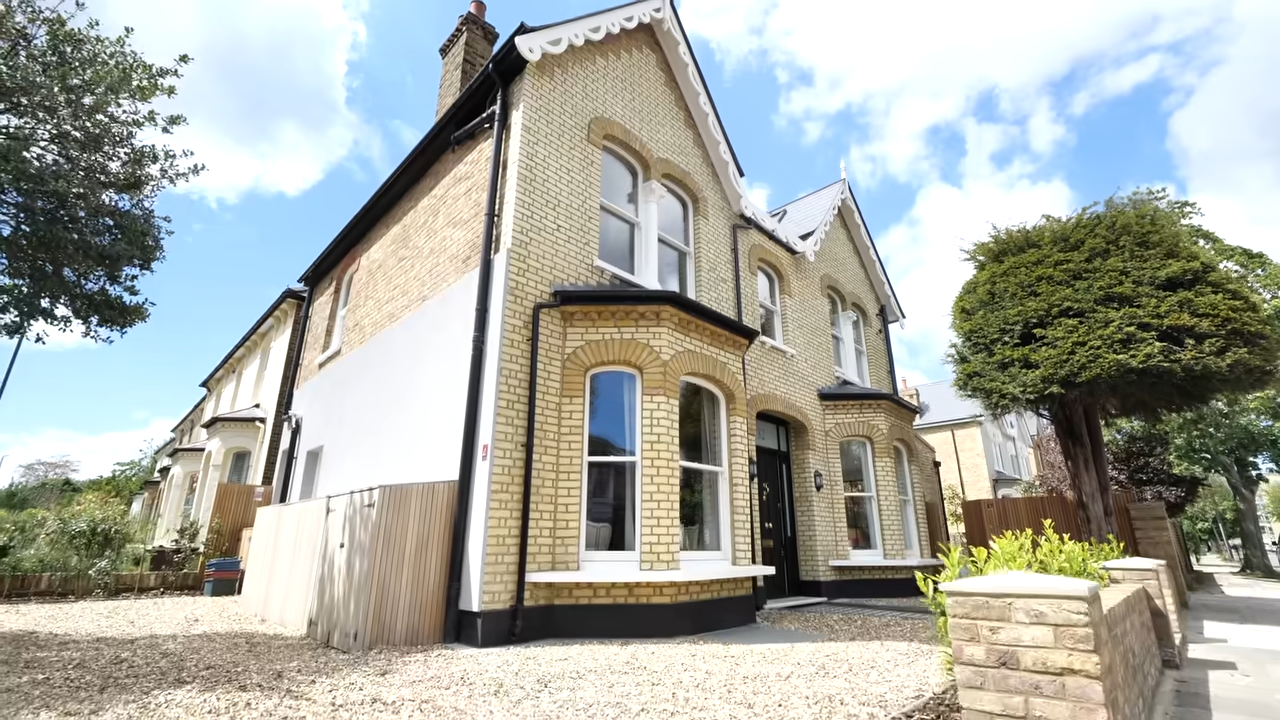 This is what life looks like in £6,000,000 home in Chiswick, London