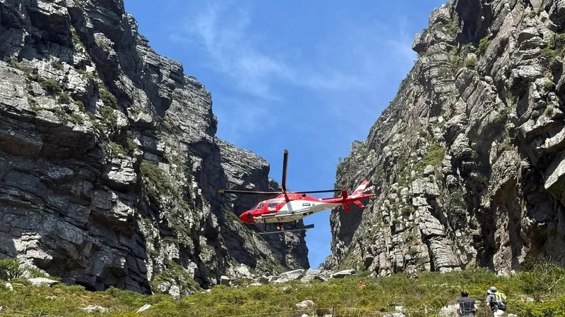 Base jumper dies at Table Mountain as SANParks reiterates ban on ...