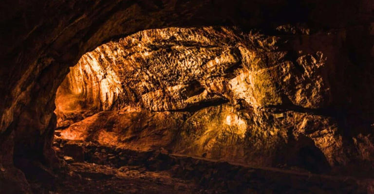 57,000-year-old Neanderthal art in sealed cave rewrites history