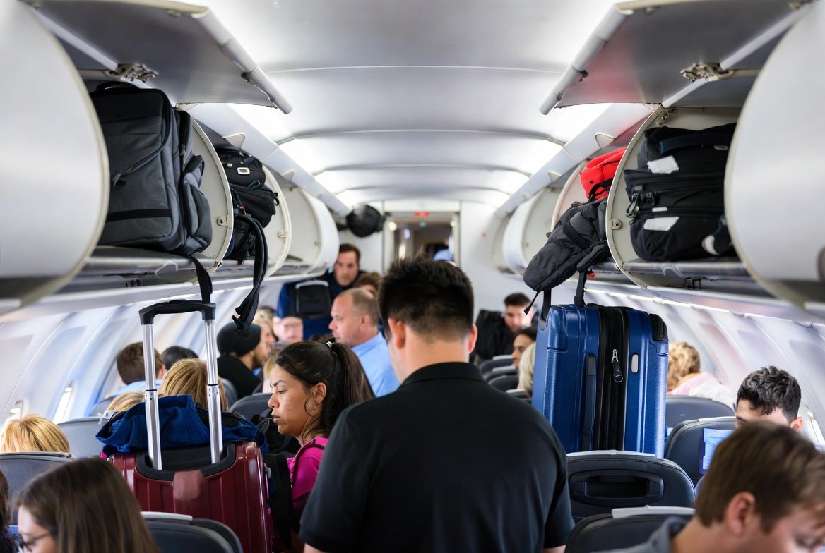 10 reasons small bags aren’t meant for overhead bins—why do travelers ...