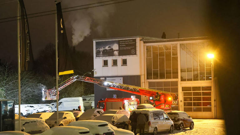 Mann verschanzt sich 20 Stunden auf Hausdach