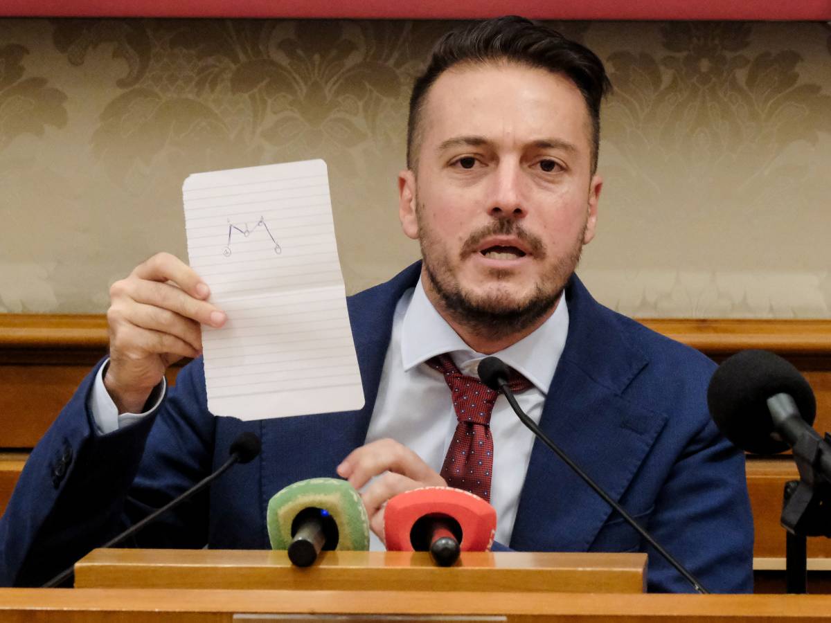 Chi è Giuliano Granato, leader delle piazze pro Mad