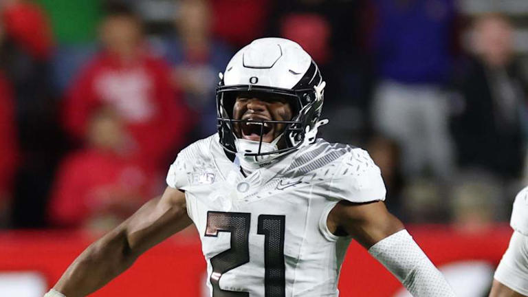 Oregon Ducks recruiting SEC freshman edge rusher in transfer portal