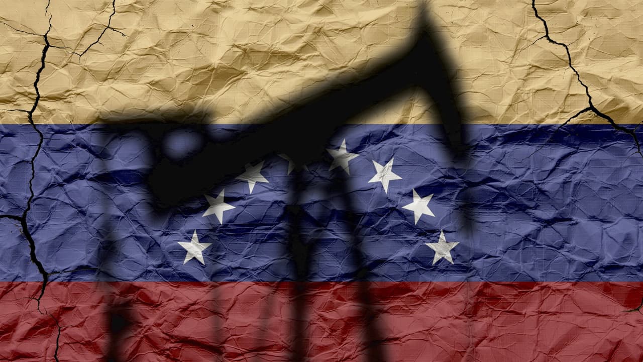 Oil stocks lose steam as Trump signals US could subsidize Venezuela ...