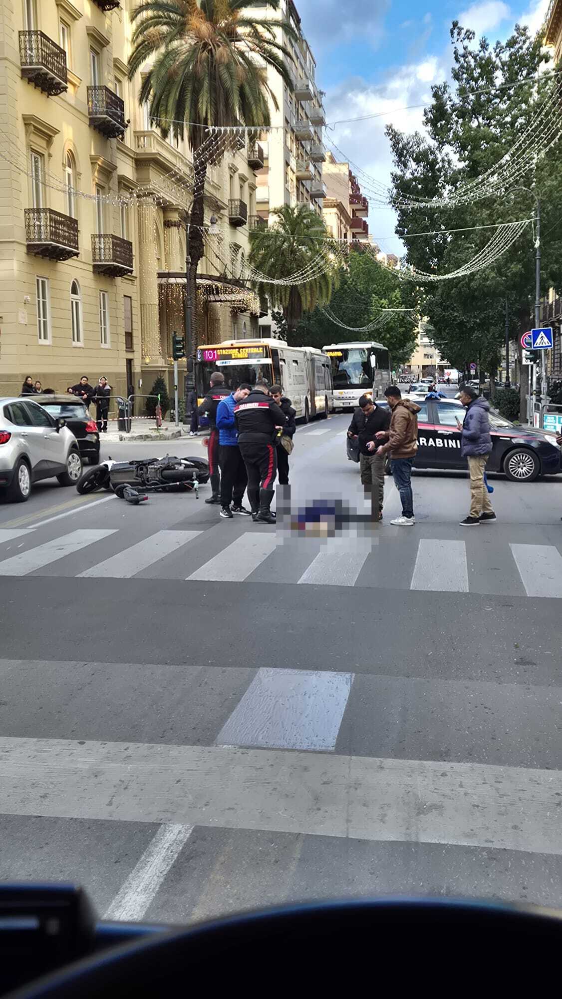 Palermo, scontro tra motorino e monopattino in via Mariano Stabile: un ...