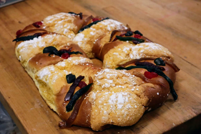 An Oregon family bakery works months to create the perfect Epiphany ...