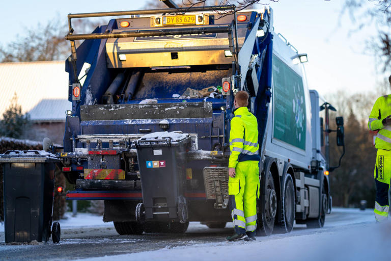 Sneryddere arbejder i døgndrift: Sov i sneploven for at nå målet