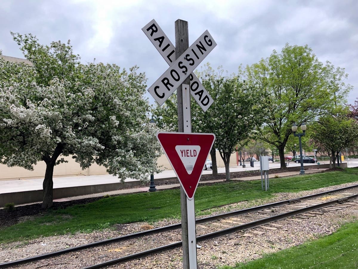 Traffic delays caused by malfunctioning railroad crossing arms in San ...