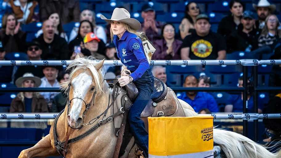 5x NFR barrel racing qualifier speaks on managing social media in 2026