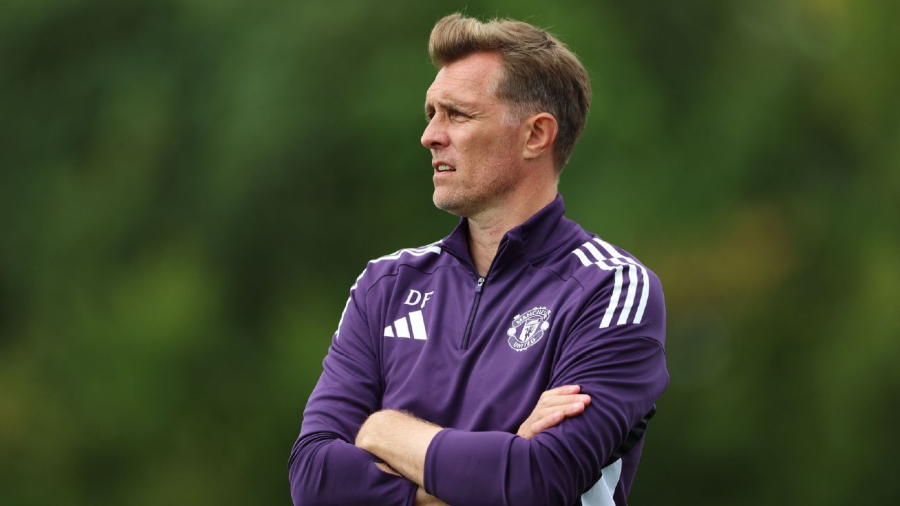 Darren Fletcher: Coaching Man United an 'amazing honour'