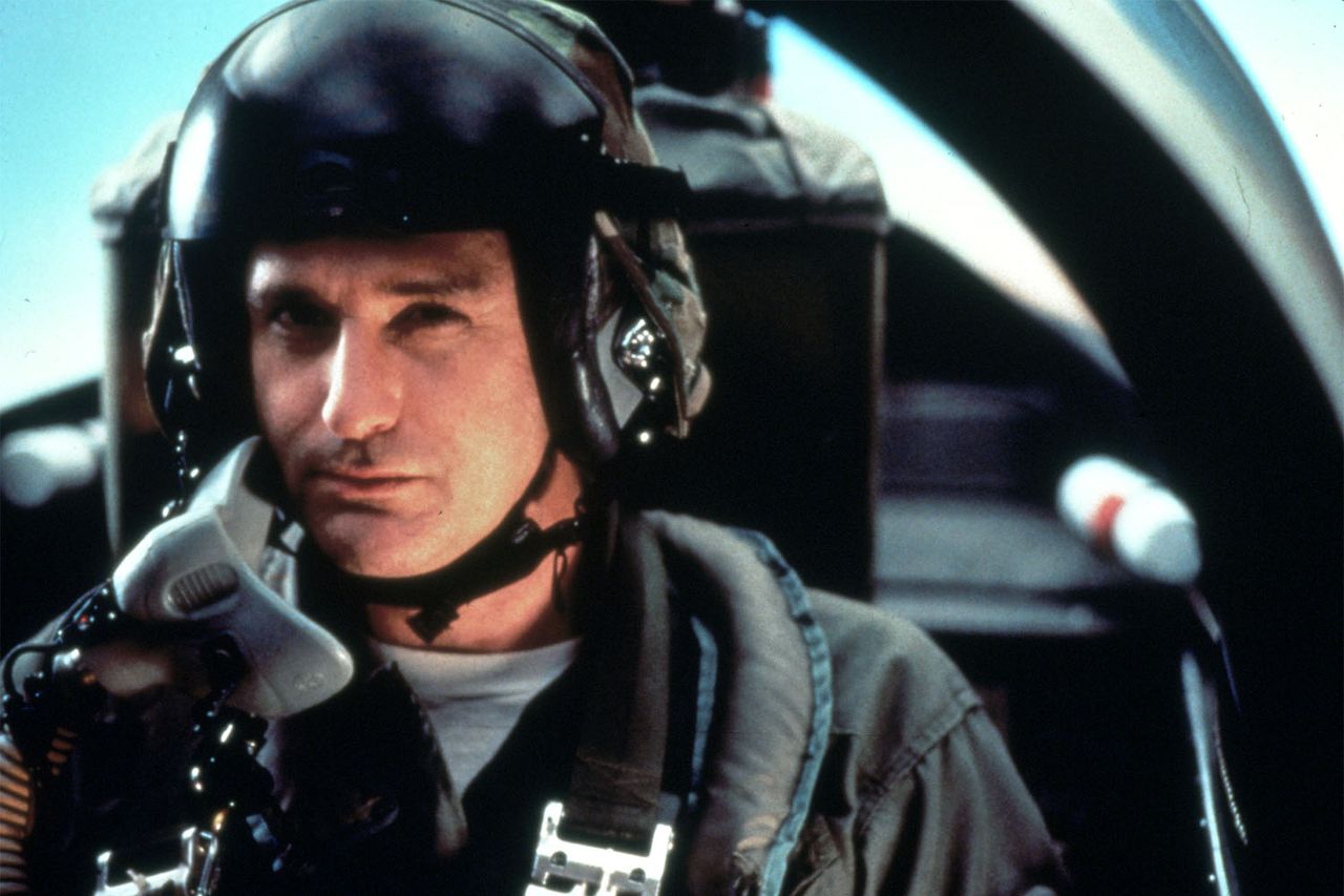 Lewis Pullman says fans always approached famous dad Bill Pullman ...