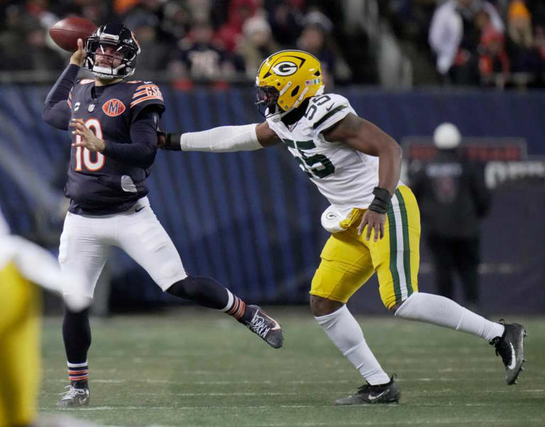 Bears' key to playoff success: Get Caleb Williams on target