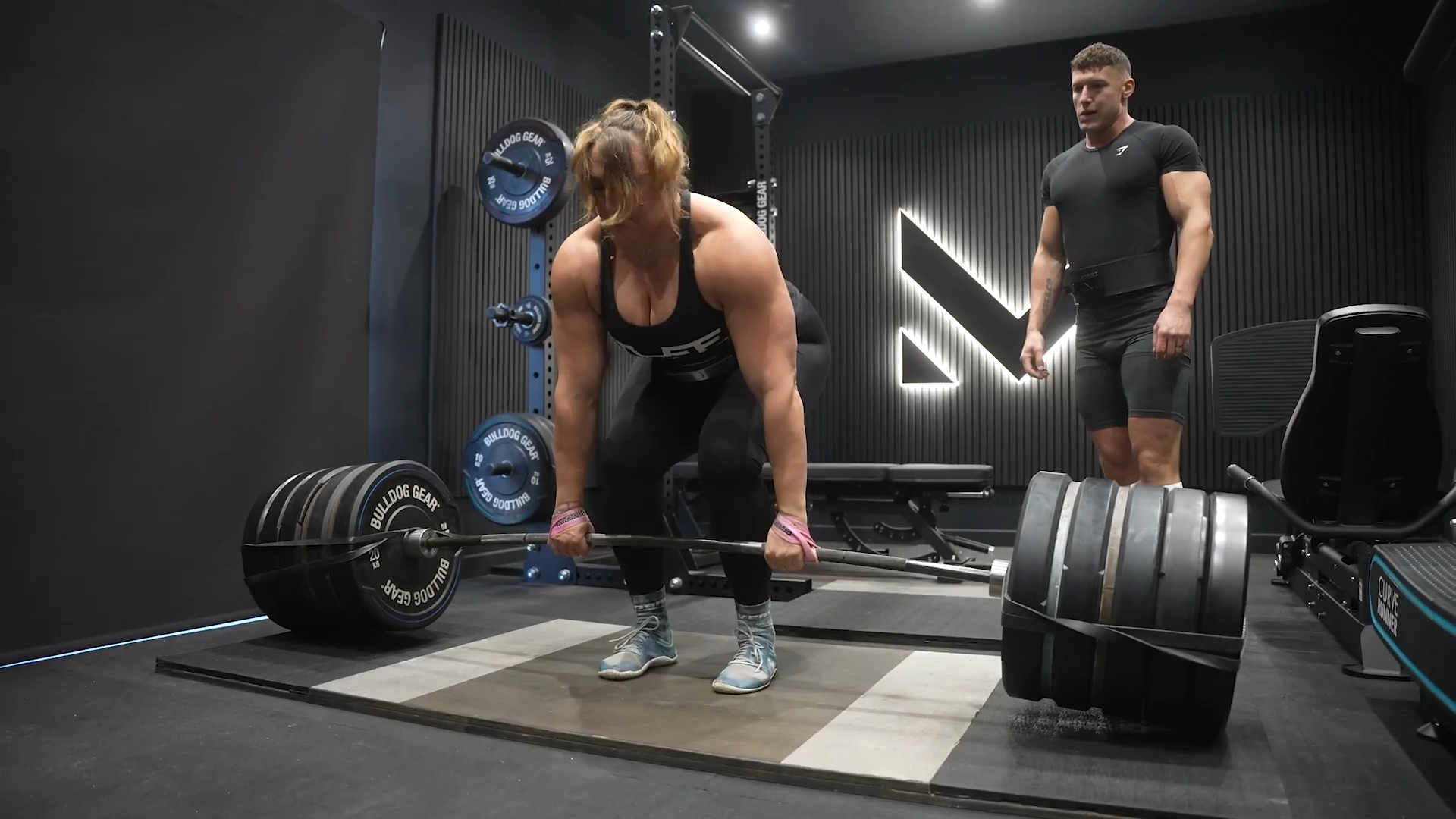 Bodybuilder gets exposed by the UK’s strongest woman