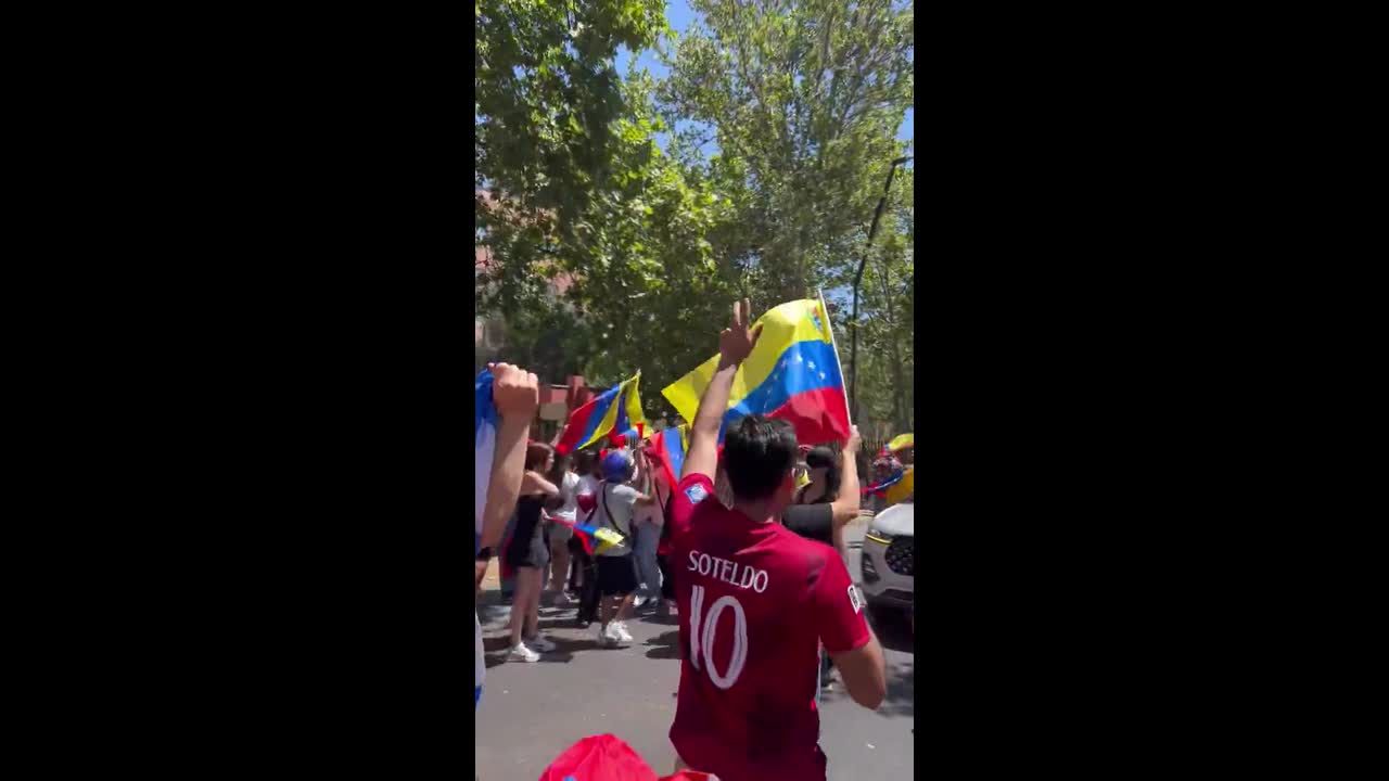 Venezuelan expatriates celebrate Maduro capture in Santiago, Chile