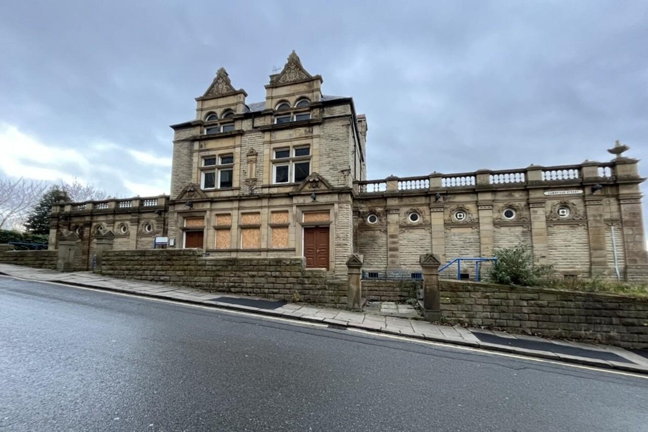 Batley Baths: Historic town centre building to go under the hammer ...