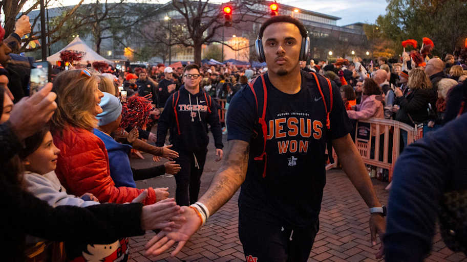 Major college football programs receive bad news from former SEC QB