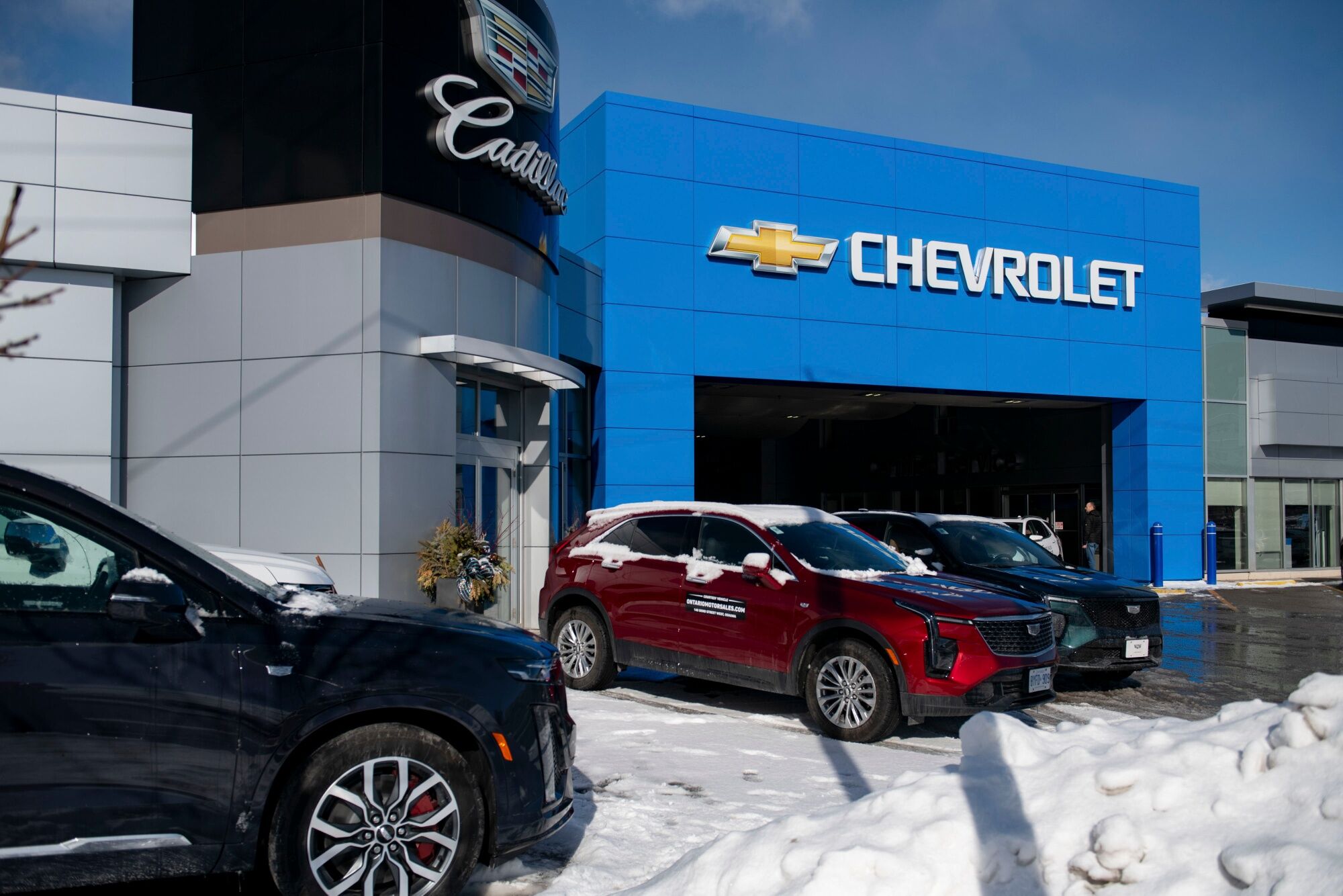 Canadian auto sales rise back to pre-pandemic levels