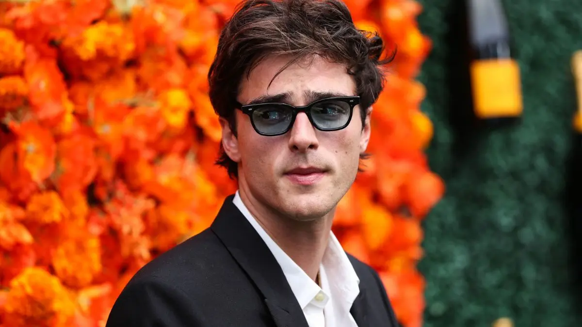 Jacob Elordi goes viral after cheeky AFI Awards moment with Leonardo ...