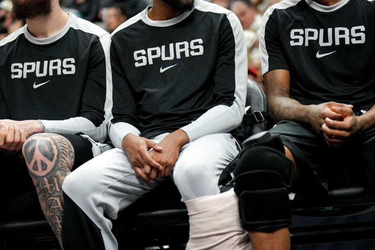 Spurs broadcasts face uncertainty amid $19.9M FanDuel Sports Network debt