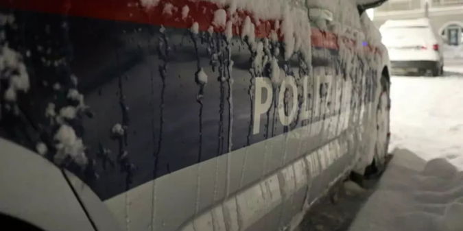 Unfall in Villach: Italiener fuhr mit Sommerreifen bei Schnee auf der A2