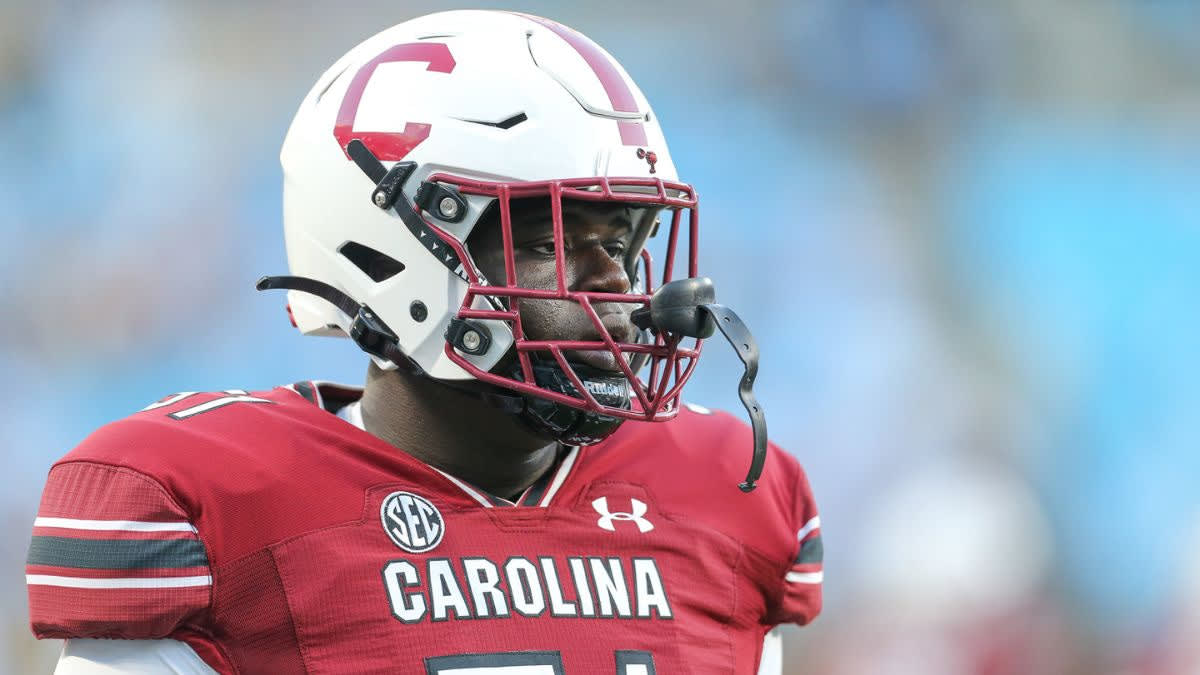 Former South Carolina offensive lineman reunites with former coach at ...