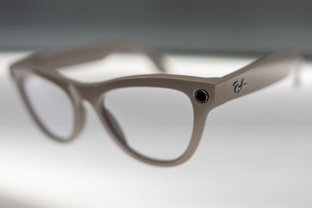 Meta delays international rollout for Ray-Ban display glasses