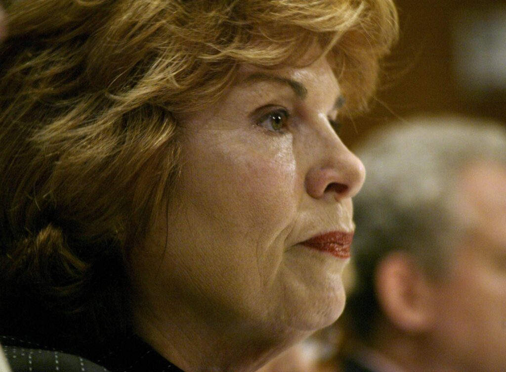 58-year-old public media broadcasting life-line, CPB, gets dissolved ...