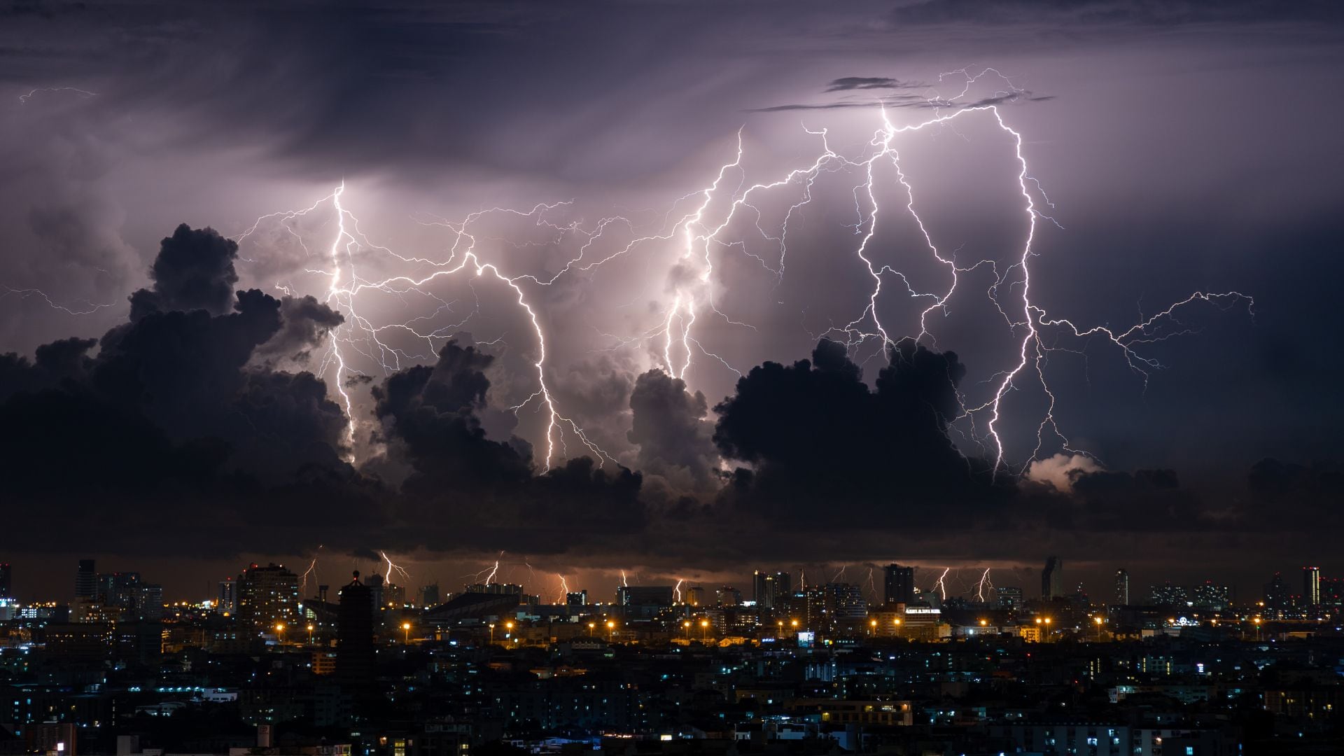 Se acerca un diluvio universal y hay alerta por tormentas eléctricas ...