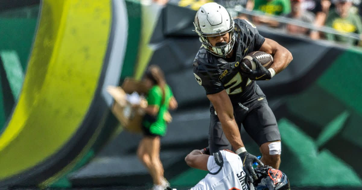 Oregon running back enters the transfer portal