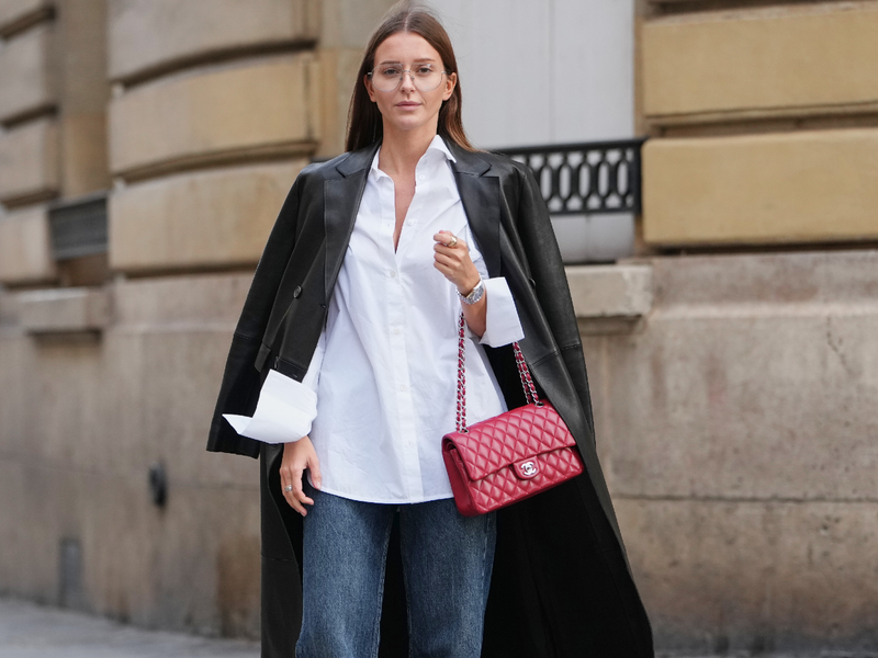 Nicht skinny, nicht weit: Jeans mit diesem Schnitt sind Modetrend 2026