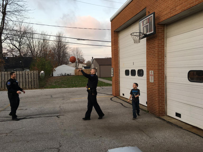 Northeast Ohio police mourn 'untimely passing' of 32-year-old officer