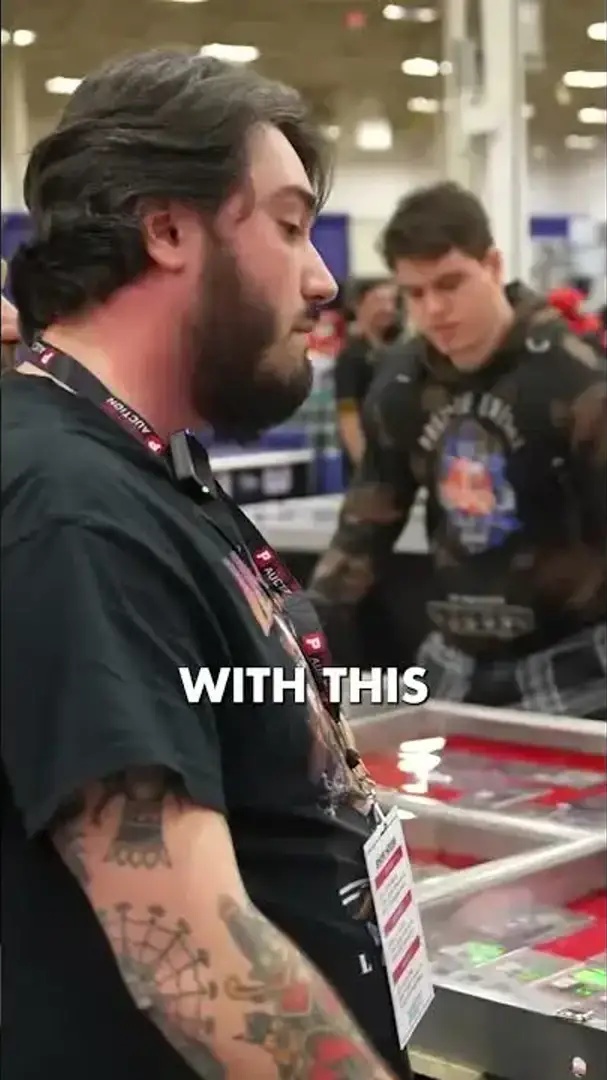 Making dollar bin deals at a card show 👀