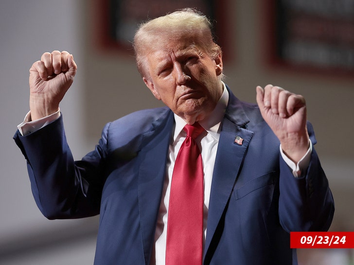 Donald Trump debuts new weight-lifting dance move that Melania 'hates'