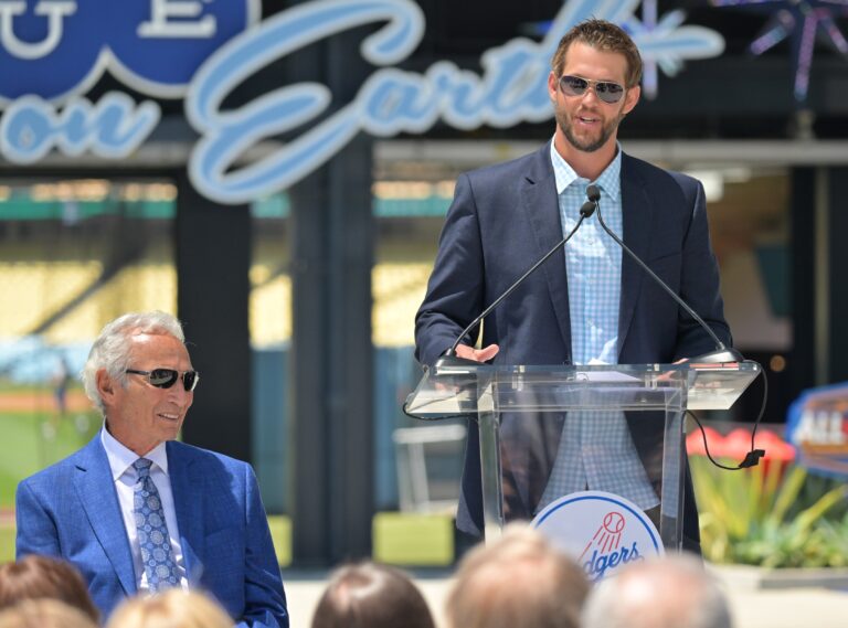 NBC eyes Dodgers legend for MLB studio team: report