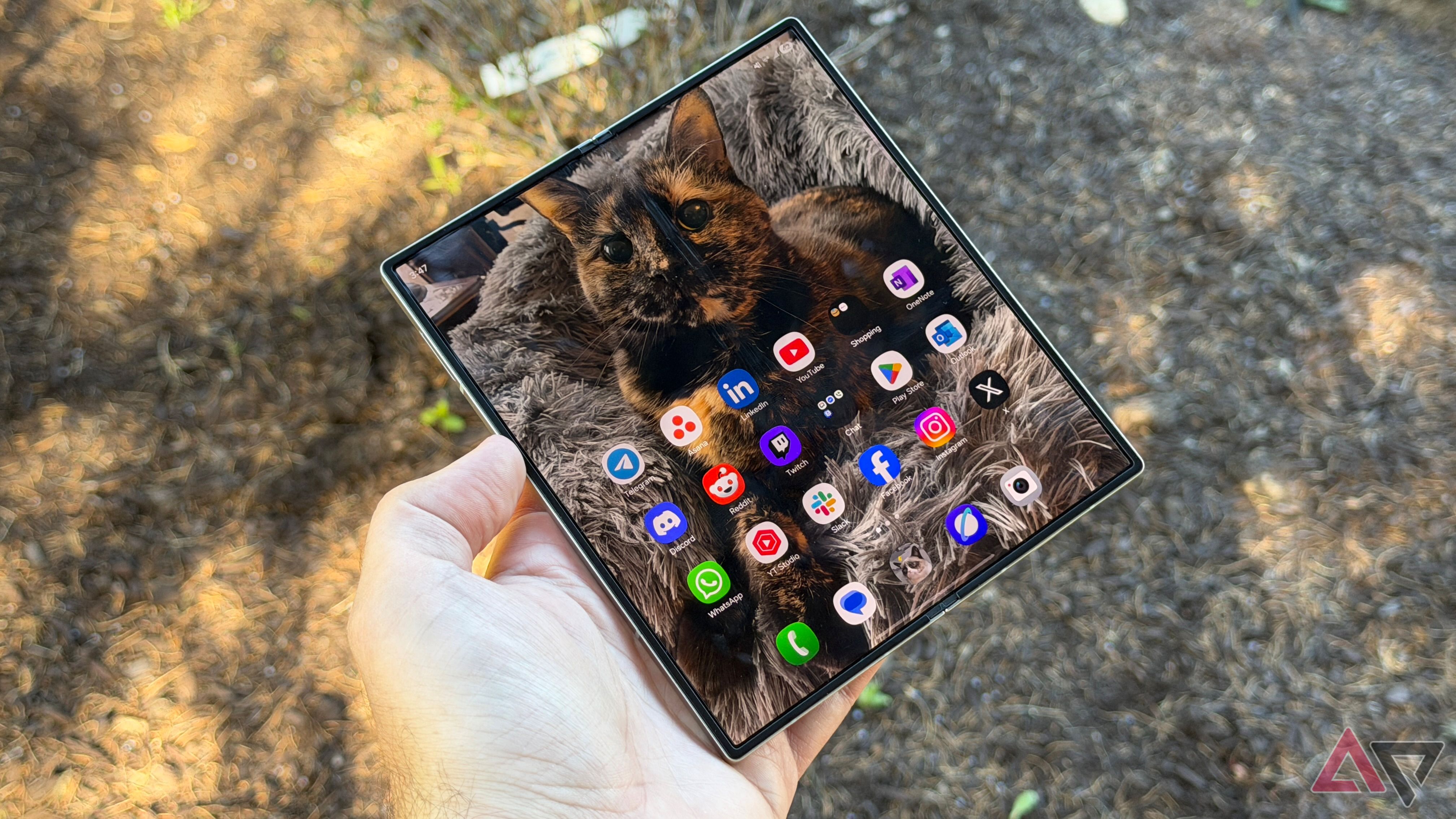Samsung finally addresses one of the biggest complaints about foldable ...