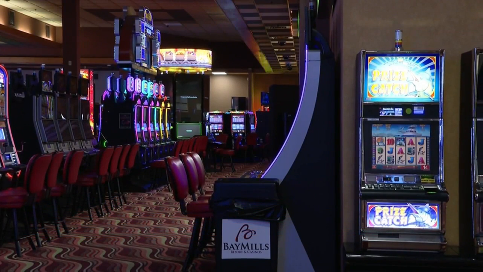 Partial roof collapse at Sacy's Restaurant prompts evacuation at Bay ...