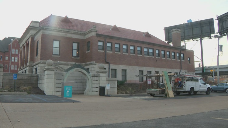 Man charged after breaking into St. Louis library, jumping out window ...