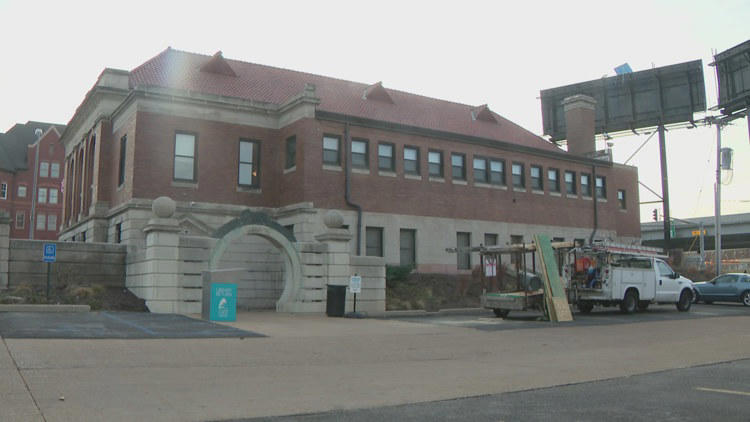 Man charged after breaking into St. Louis library, jumping out window ...