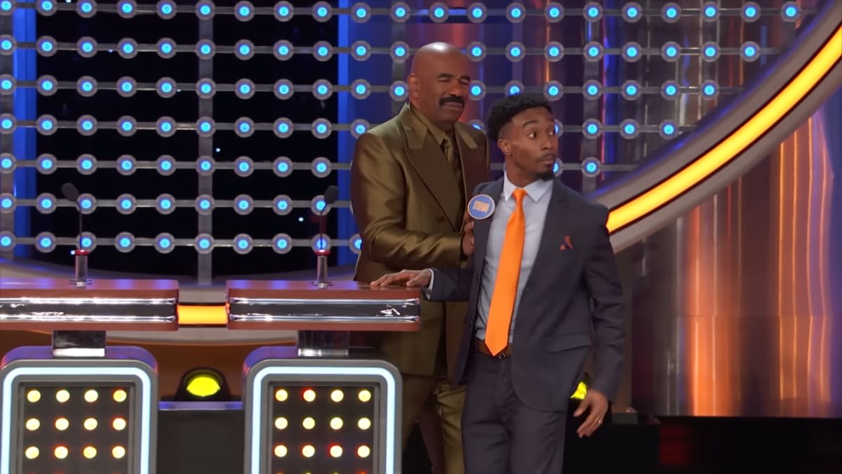'Family Feud' host Steve Harvey gets physical with indecisive player ...