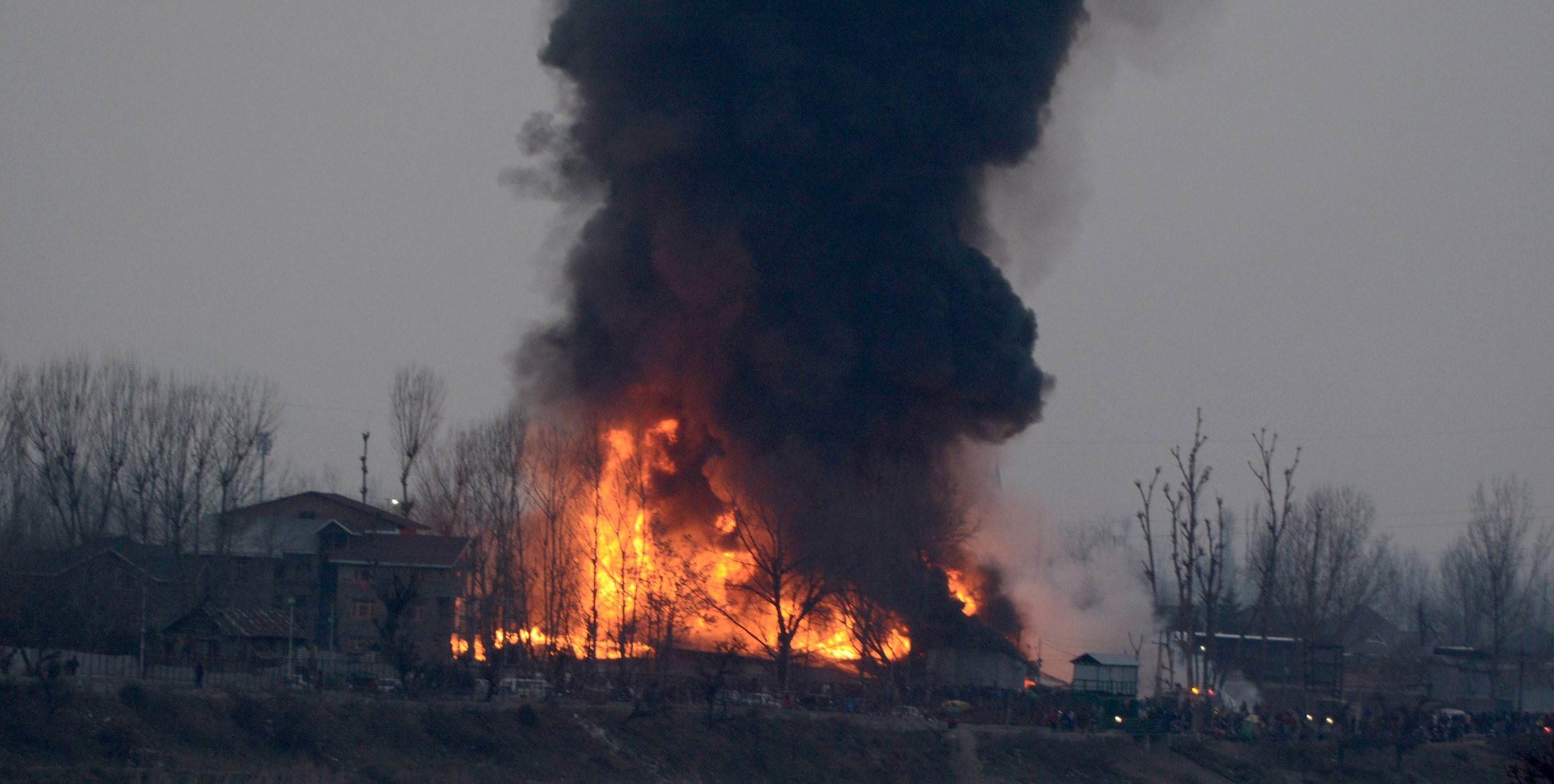Massive fire breaks out in Barzulla Srinagar