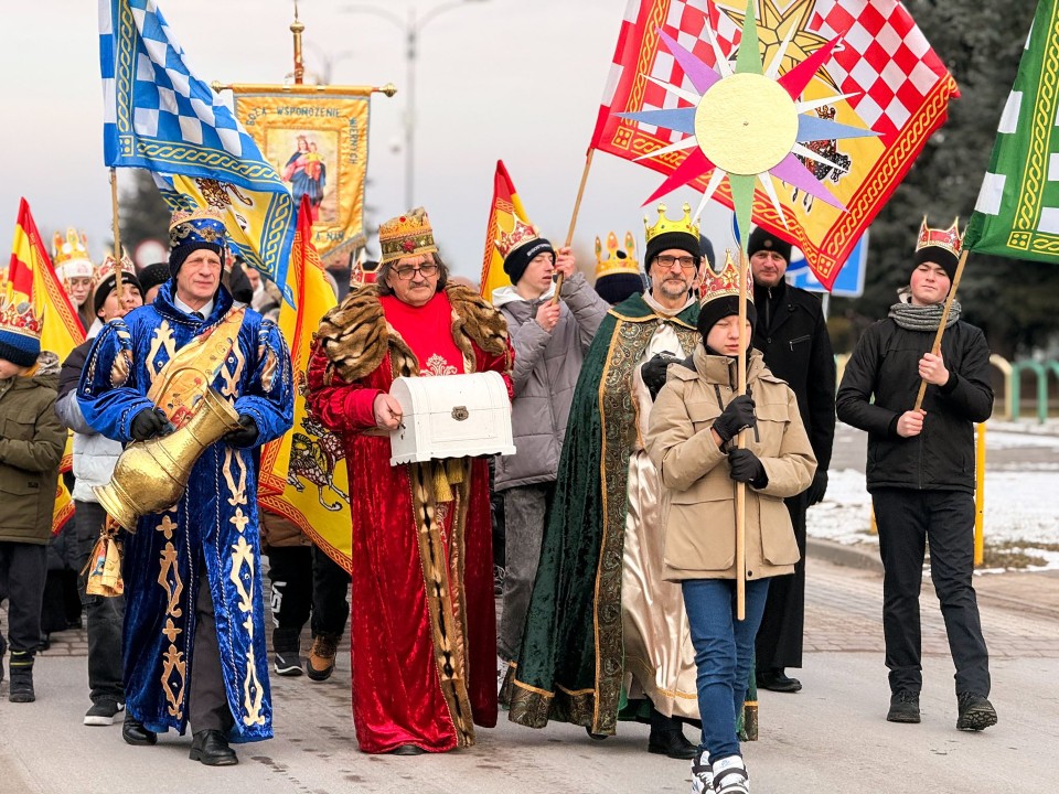 Orszak Trzech Króli w parafii Matki Bożej Wspomożenia Wiernych w ...