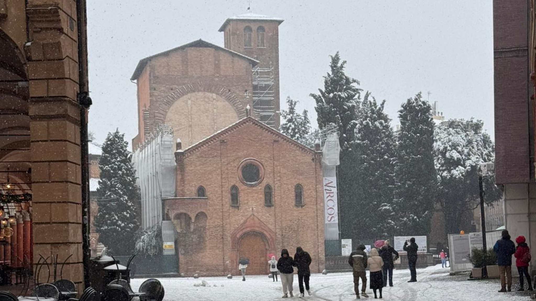 Neve, Bologna imbiancata nel giorno dell'Epifania