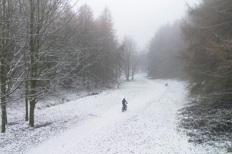 Met Office map shows exact time more snow could fall in Greater ...