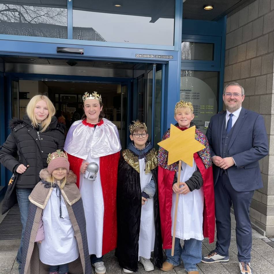 Dormagener Sternsinger besuchen Bürgermeister Lierenfeld