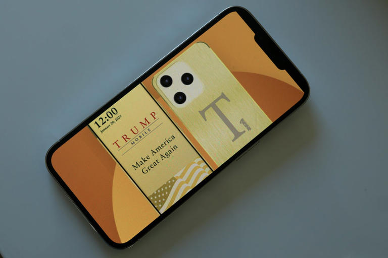 Democrats ask FTC to probe Trump Mobile after company delayed phones